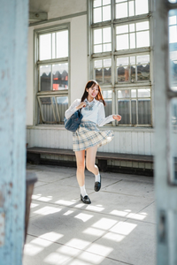 女性の方に質問します。女性はなぜパンチラするスカートを穿くのですか... - Yahoo!知恵袋