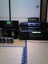 下記のバブルラジカセの中で カセットのゴムを交換もしくは基盤ごと交換... - Yahoo!知恵袋