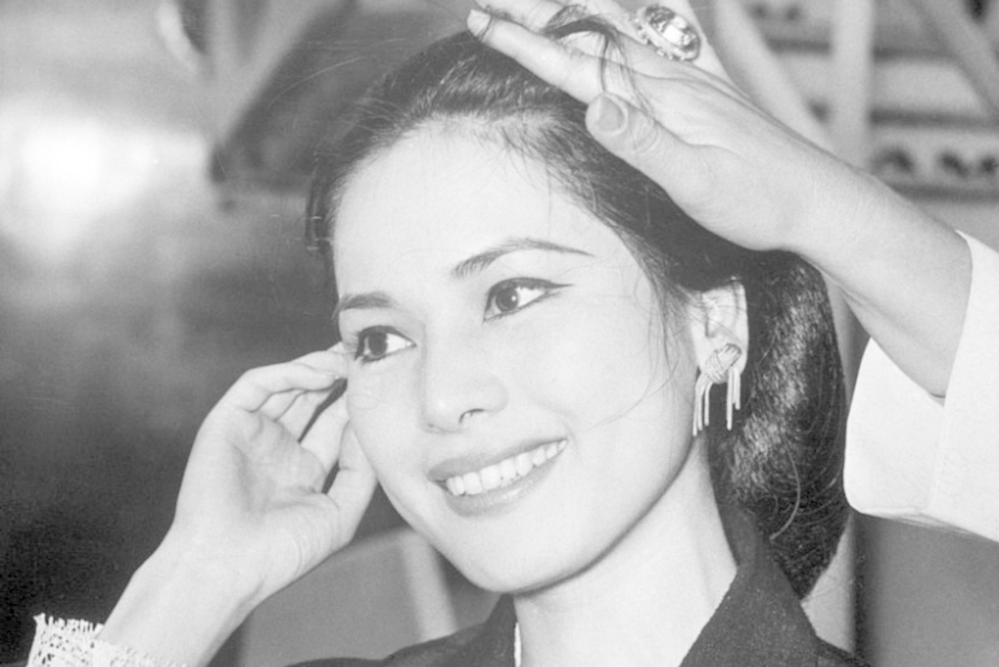 デヴィ夫人は日本人だと、ここで検索して知ってビックリしたのですが、何だか顔がど Yahoo 知恵袋