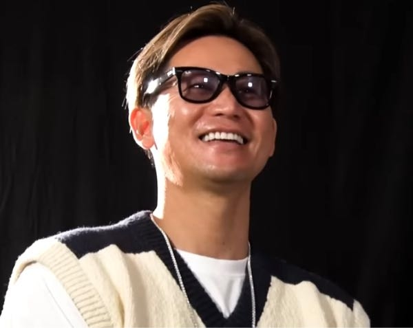 この萩原祐介さんがつけているサングラス、レイバンだと思うので この萩原祐介さんがつけているサングラス、レイバンだと思うので