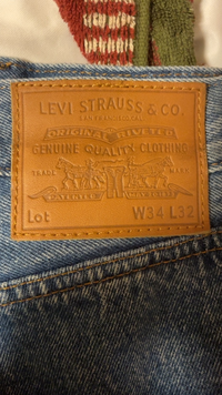 セカストでLEVI’Sのデニムパンツを買ったのですがLEVI... - Yahoo!知恵袋