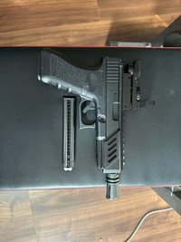 先日、東京マルイのグロック18c電動を中古で買いました。画像... - Yahoo!知恵袋