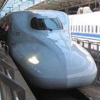 昔に父が撮った写真なのですが、なんという名前の新幹線ですか？「n700」... - Yahoo!知恵袋