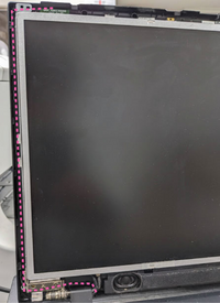 ノートパソコンのモニター両脇にある配線は何の配線でしょうか？本体... - Yahoo!知恵袋