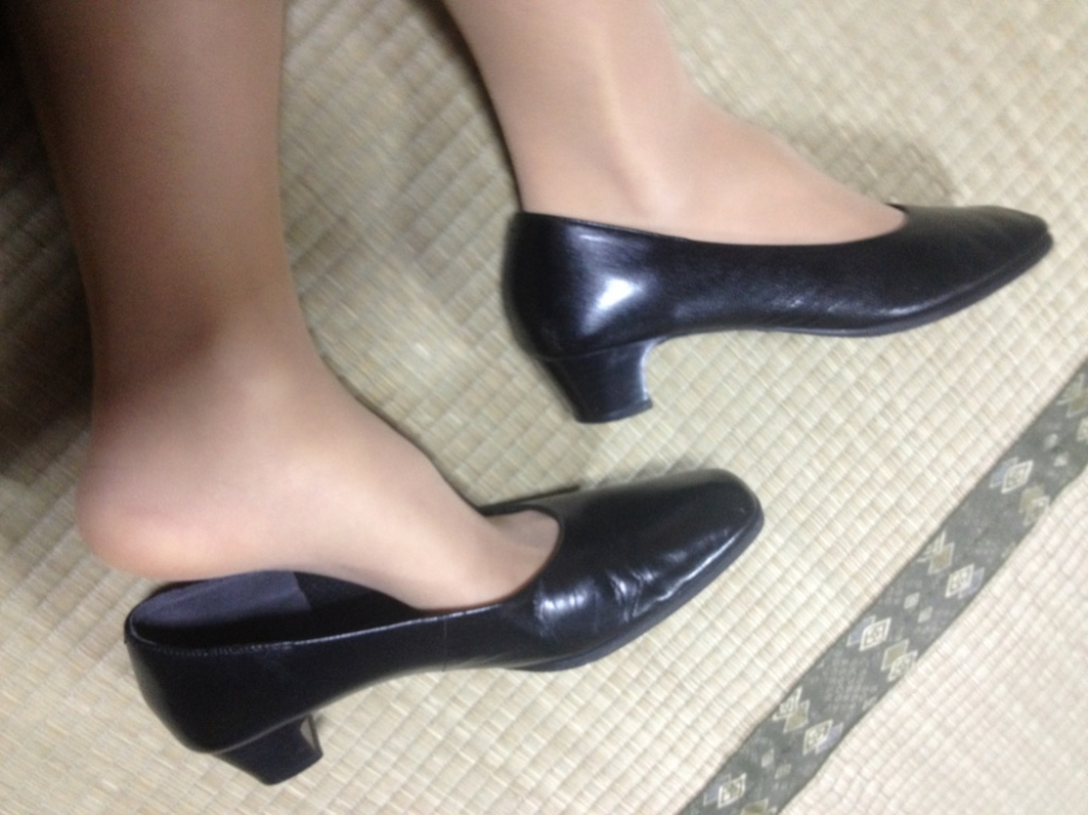 なぜ「靴をぱかぱかさせている」働く女性が多くいるんですか？特に若... - 教えて！しごとの先生｜Yahoo!しごとカタログ