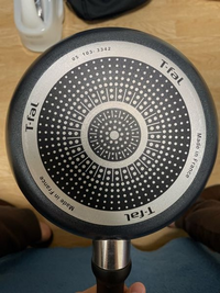 質問です。tifalのフライパンなのですが、こちらのフライパンは... - Yahoo!知恵袋