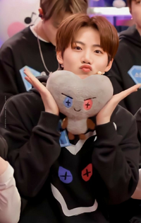 この写真使うのはダメですか、？KーPOPジュンギュtreasure - Yahoo!知恵袋