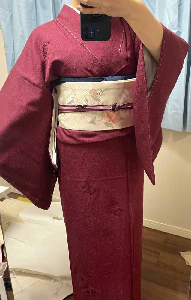 着物のしつけ糸について質問です。(写真あり)リサイクルで購入 着物のしつけ糸について質問です。(写真あり)リサイクルで購入