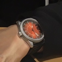 時計を探していますこの画像の時計を教えてください！よろしくお願いします。 - ... - Yahoo!知恵袋