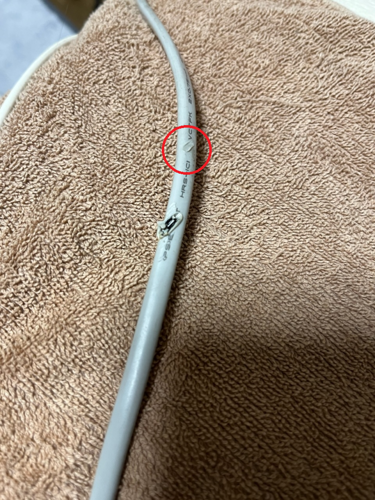 アイロンで冷蔵庫のコードが溶けてしまったんですが、銅線は見えていません。表面... - Yahoo!知恵袋